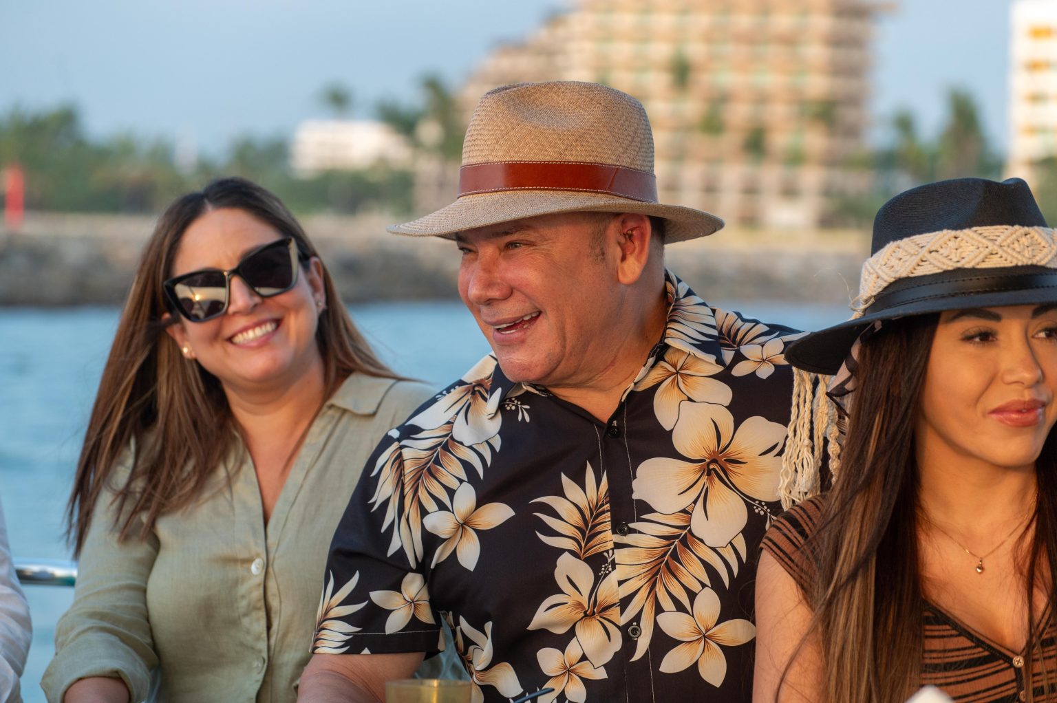 ¿Quién es Alex Dey? Y Su Recorrido En El Yate Florero - Mike's Fishing ...