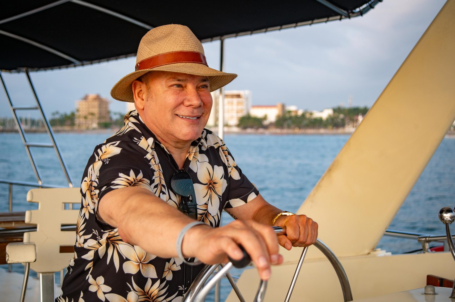 ¿Quién es Alex Dey? Y Su Recorrido En El Yate Florero - Mike's Fishing ...